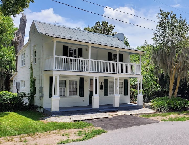 Historical Downtown Home - Beaufort, SC