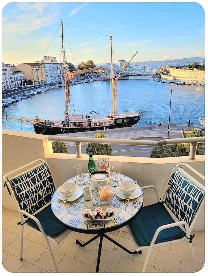 Original Lumineux Clim Studio 3 Mn De Gare Sncf - Sète