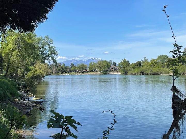 Shasta Cascade Riverhouse - Redding, CA