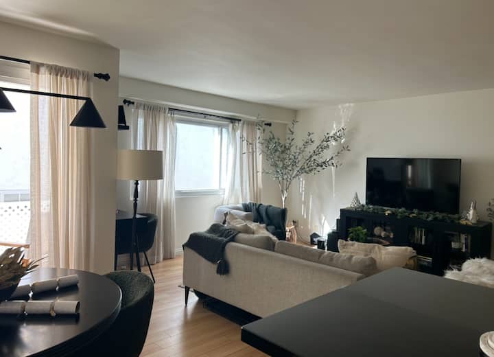 Modern Beach Getaway - 7 Min Walk To The Beach! - El Segundo, CA