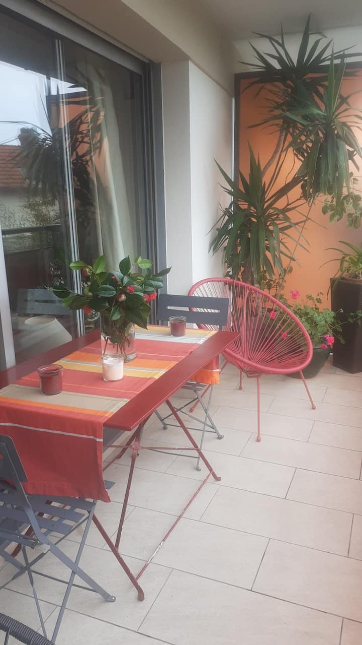 Grand Studio Proche Mer Et Centre Avec Terrasse - Biarritz