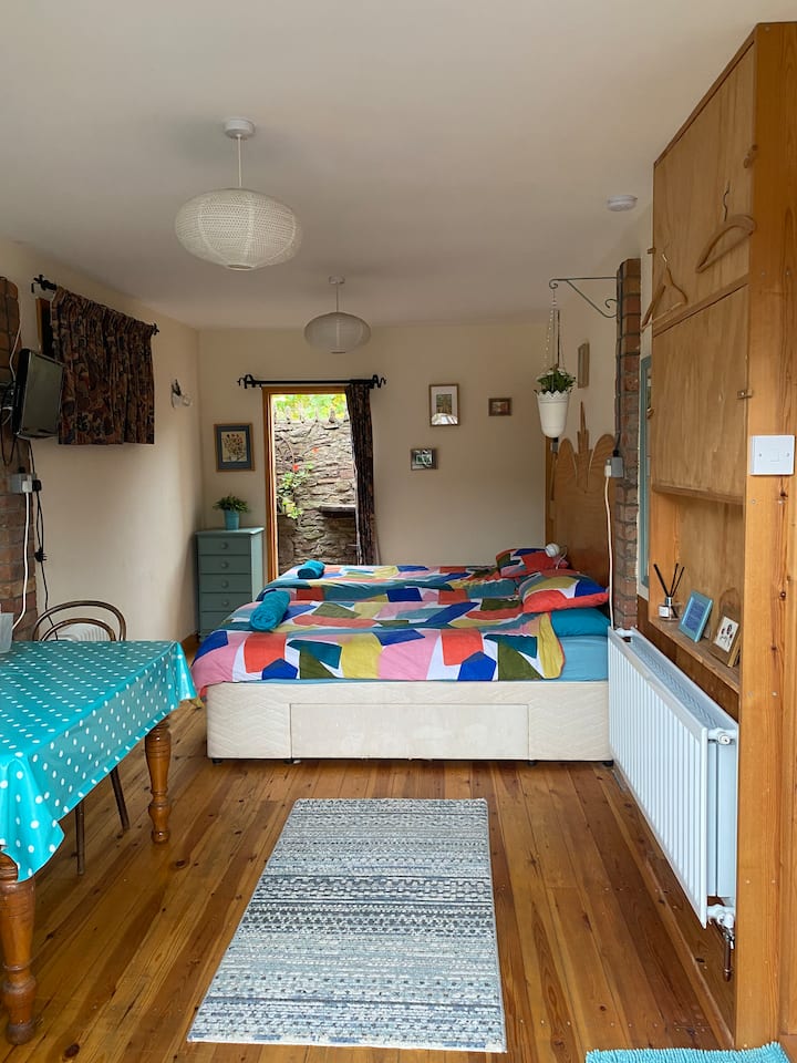 Bright, Self Contained Accommodation. - Bristol