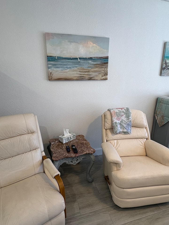 Cozy Indian Shores Beach Condo #367 - Redington Shores, FL