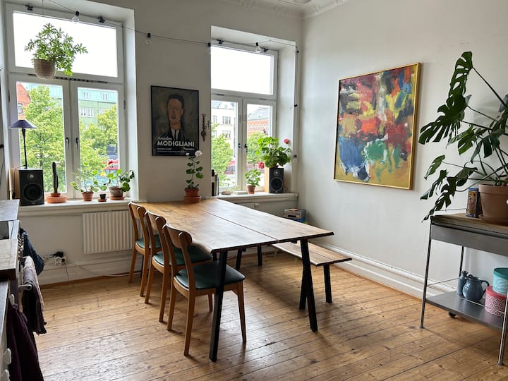 Spacious & Bright Apartment In The Heart Of Möllan - Malmö