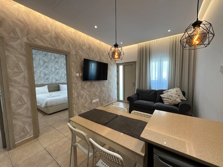 Central Charming Apt Seaview Balcony Topikos.place - Ayia Napa
