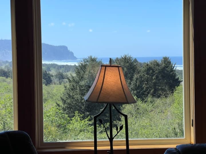 Sahhali Shores View With Hot Tub!! - Pacific City, OR