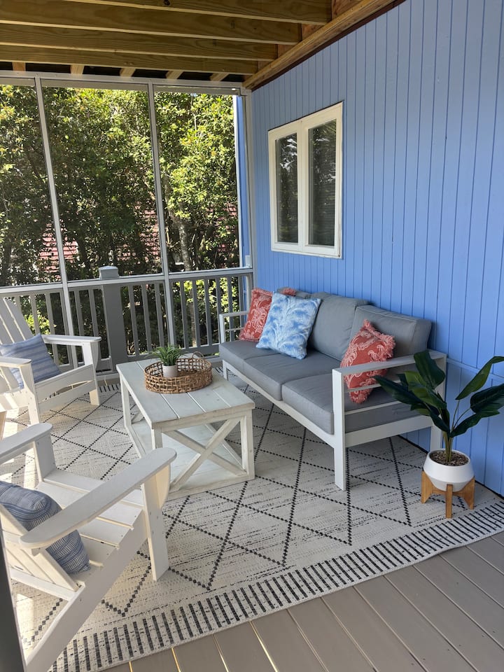 Bright & Clean Coastal Cottage - Just Steps To The Beach! - Emerald Isle, NC
