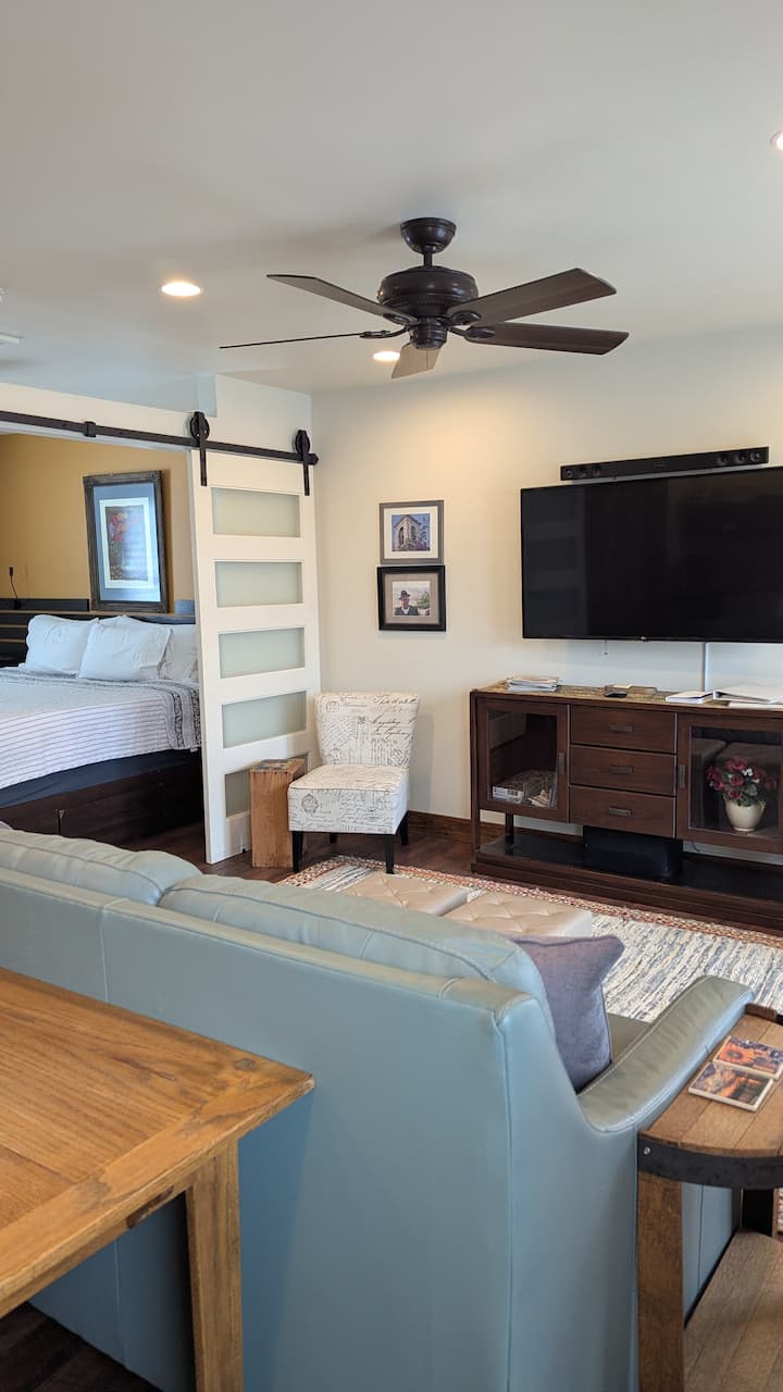 Germantown Carriage House W/garage - Kentucky