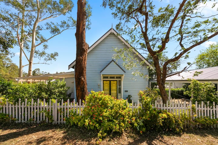 The Old Church, Vineyard Wedding & Concert Stay - Pokolbin