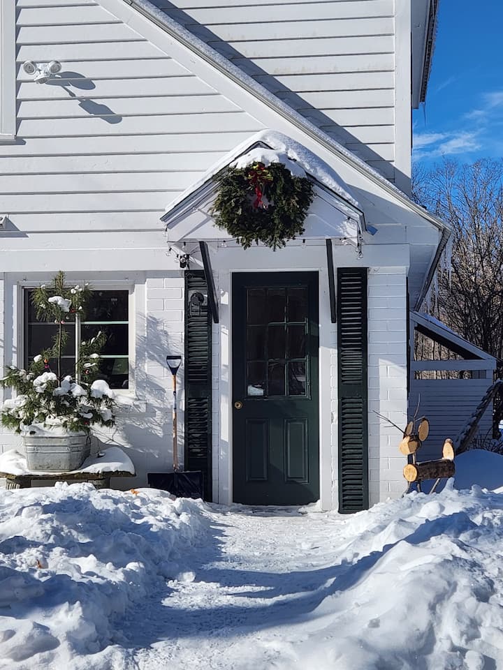 Pond House... On A Farm, By A Pond - 도세트