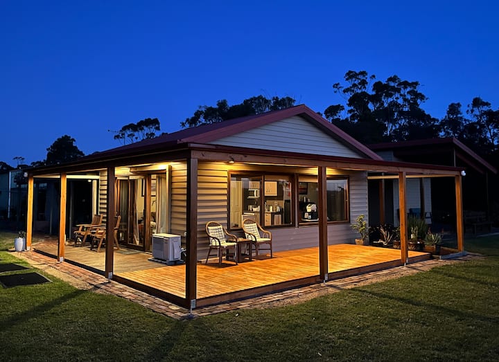 Room With A View. Fully Self Contained Space. - Australia