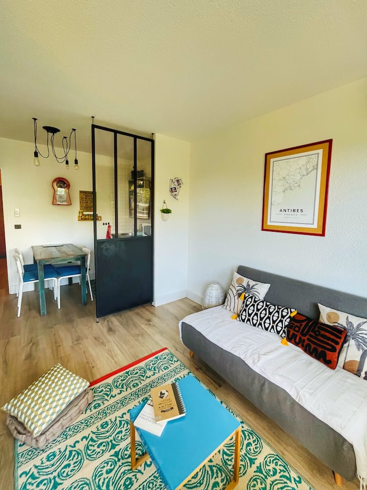 Beau Studio Central, Pour 2 à 4 Pers Piscine - Antibes