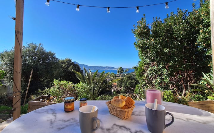 Chambre Cosy Avec Superbe Vue Mer – Lumio - Lumio