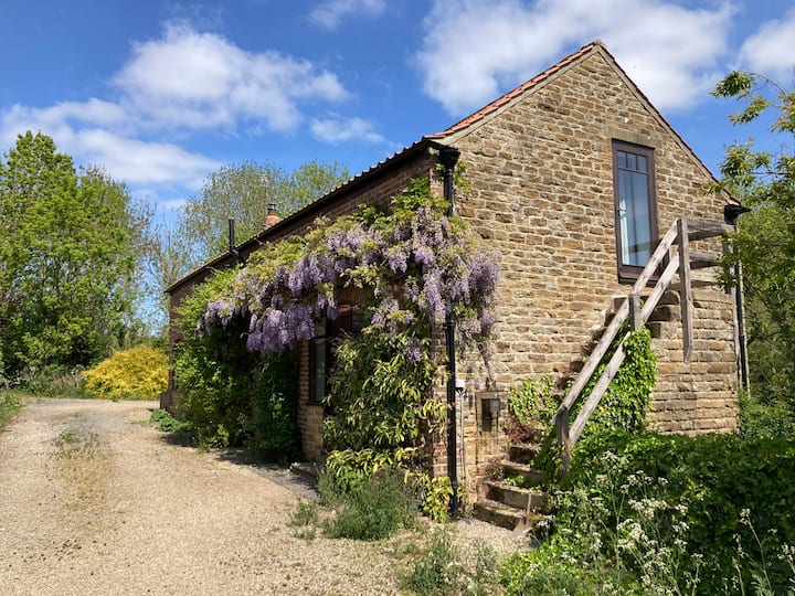 Spacious Converted Barn On A Farm - Malton