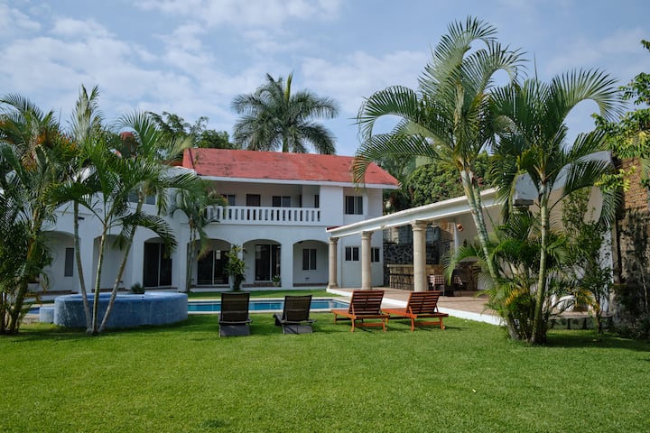 México, Cuernavaca, Casa Sumiya, Familiar. - Cuernavaca