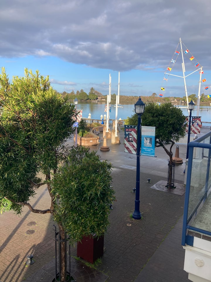 Bayfront Condo 
In The Heart Of Old Town - Eureka, CA