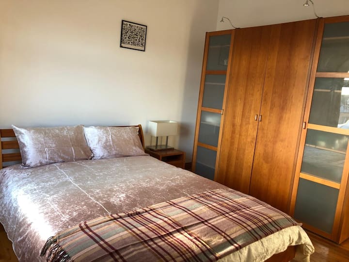 Bedroom & Kitchen Access - Cork (Ireland)
