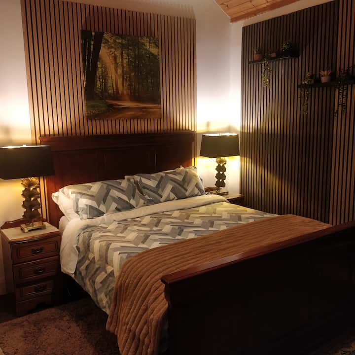 Luxury Suite (4) Next To Johnnie Fox's Pub. - Irland