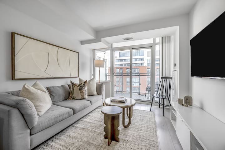 Modern 2 Bed+2 Bath Condo In Dt. Parking Available - Mississauga