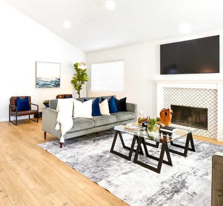 Modern La 4br Retreat • Sleeps 13 Near Universal - 洛杉磯, CA
