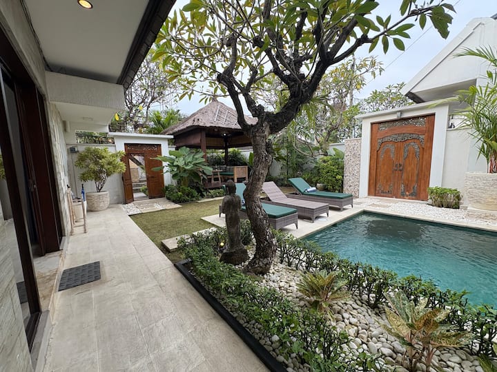 Sanur-spacious Villa With Garden, Pool And Gazebo - Sanur