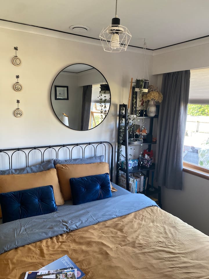 Right Side Of Town - Greytown