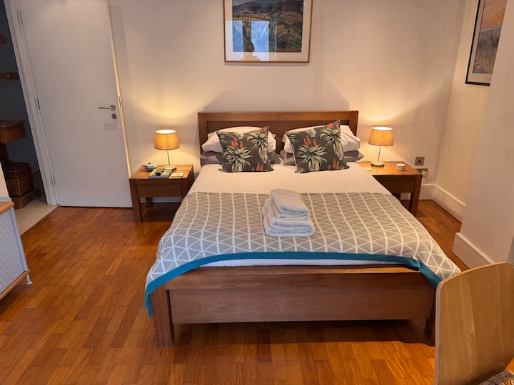 Modern Self-contained Architect Flat - London