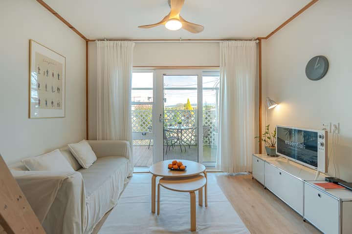 Attractions/near Restaurants/saebyeoloreum - Jeju