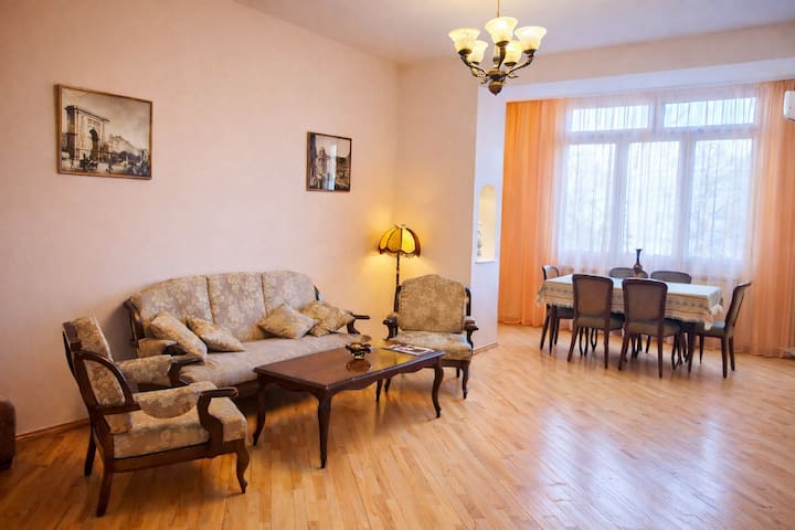 § Cascade Cozy Modern Apartment Centre, Opera View - Yerevan
