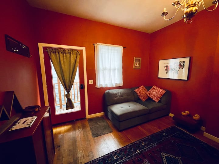 The Forest St. Inn - An Urban Cottage - Bellingham, WA