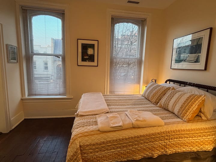 Old Town Antique Filled Gem - Huntington, VA