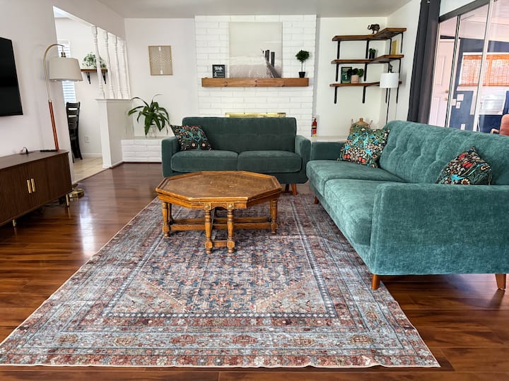 Large Home By Fresno Airport - Fresno, CA