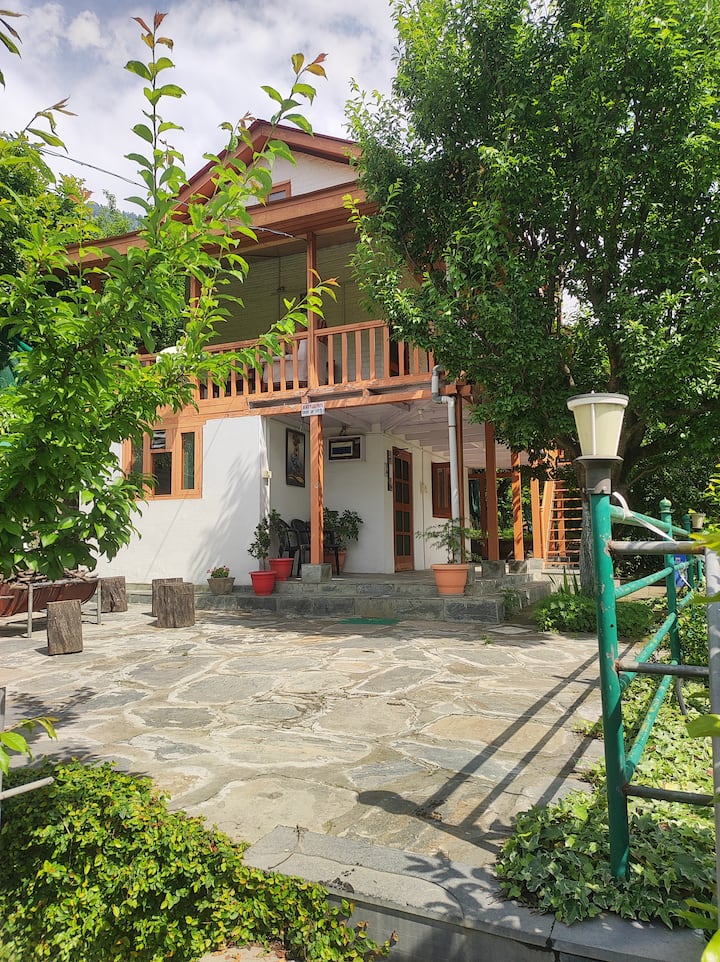 Ojas Wooden Cottages - Kullu
