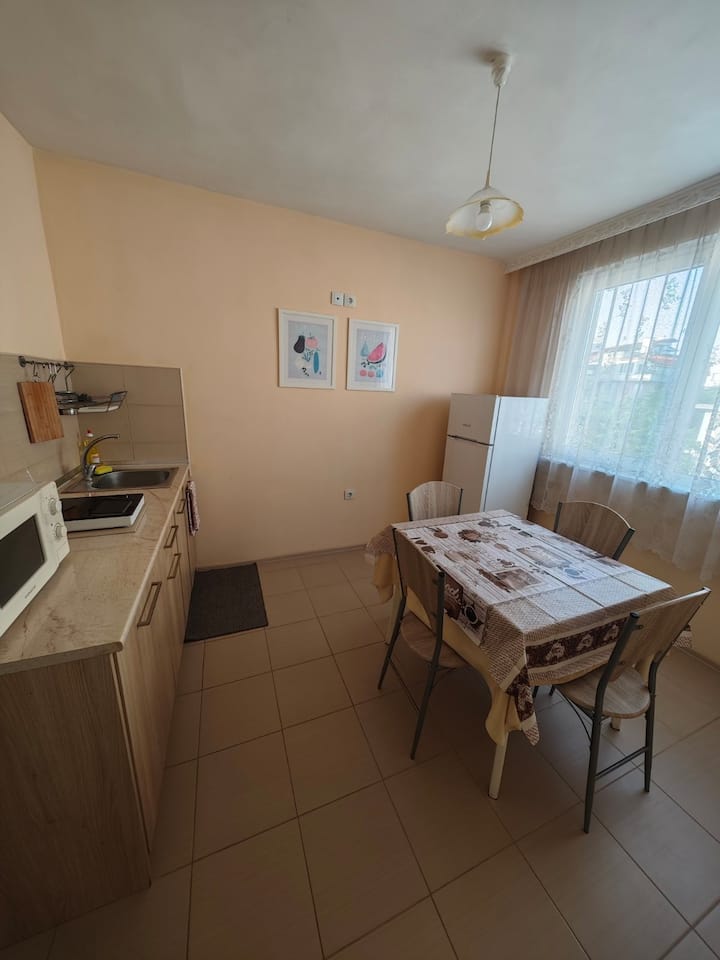 Appartment At 2-nd Floor. 200 M From The Beach. - Burgas