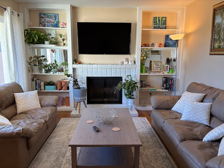 2 Bed 1 Bath Entire House - Rancho Peñasquitos - San Diego