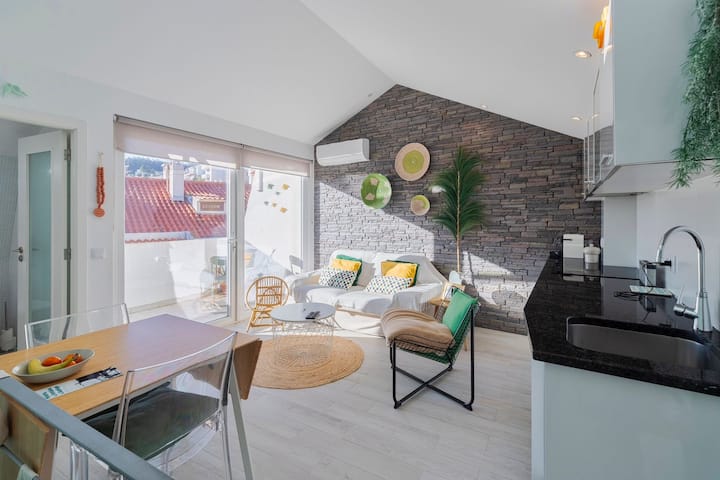 Casa Azuléjos : Duplex à 15 Mètres De La Mer ! - Sesimbra