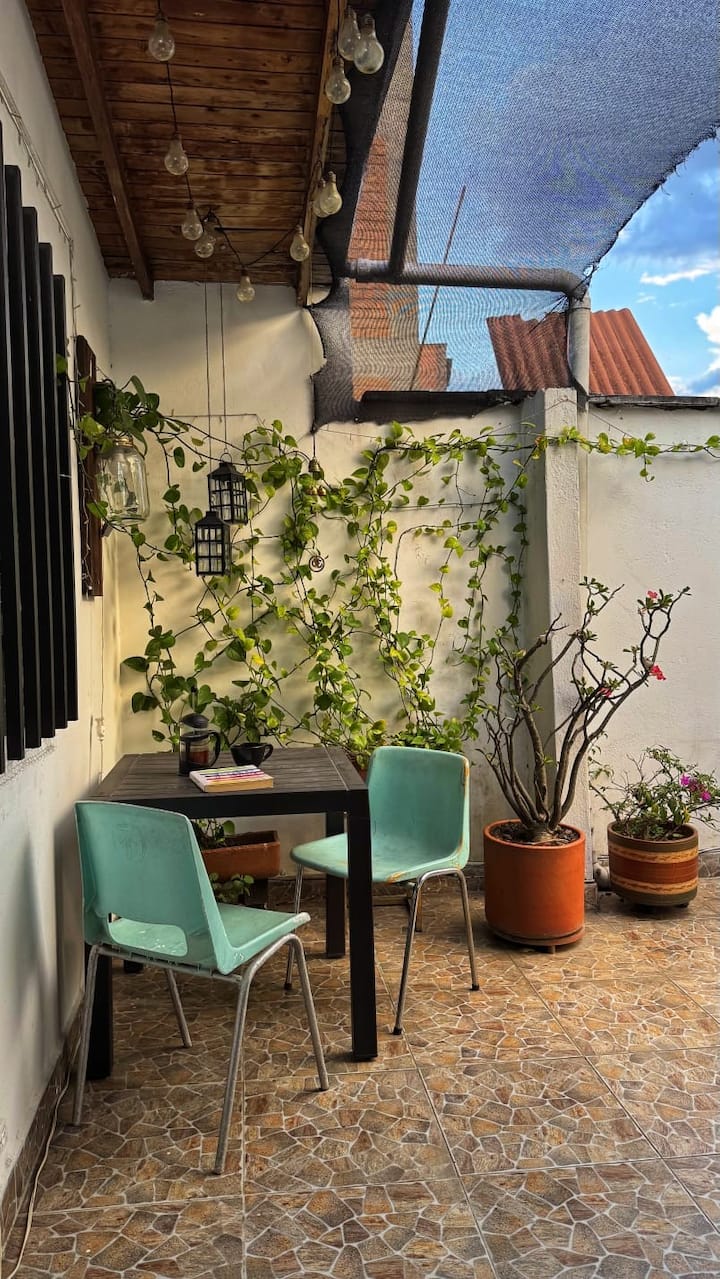 Apartament Con Terraza, 2 Habitaciones Y 2 Baños - Medellín