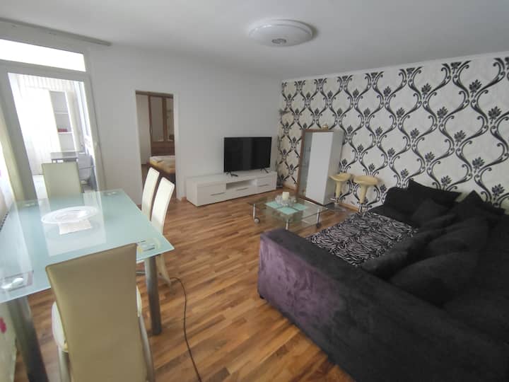 Schöne Saubere Moderne Wohnung - Wolfsburg