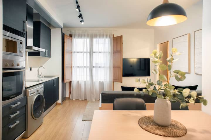 1 Bedroom Apt For 2 People - Sorolla Building - Valencia