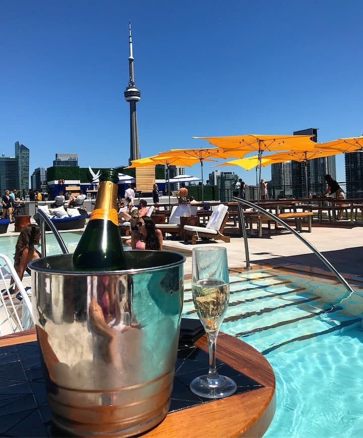 Stay On King St In 5* Listing - Toronto, ON