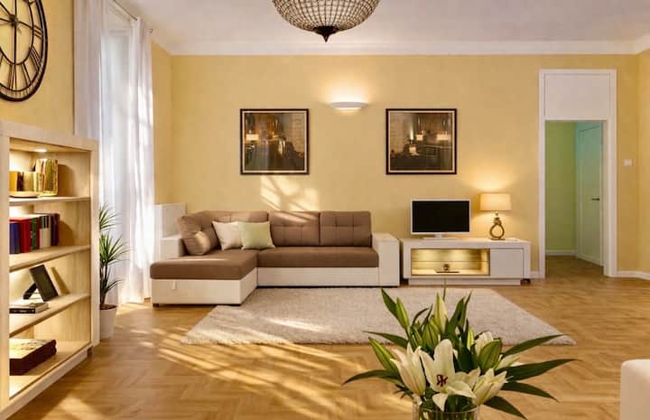 Glamourhouse - Historic Building, 20’ Walk Duomo! - Milan