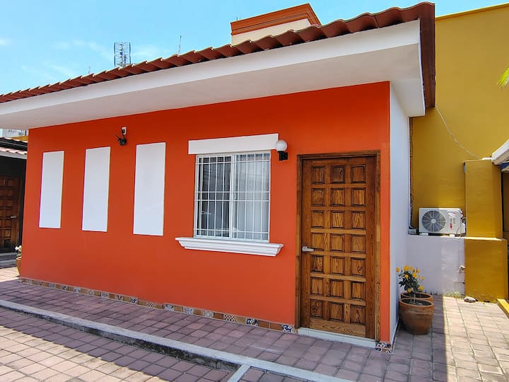 Hostal De Colores (Naranja) Jard.vista Hermosa - Colima
