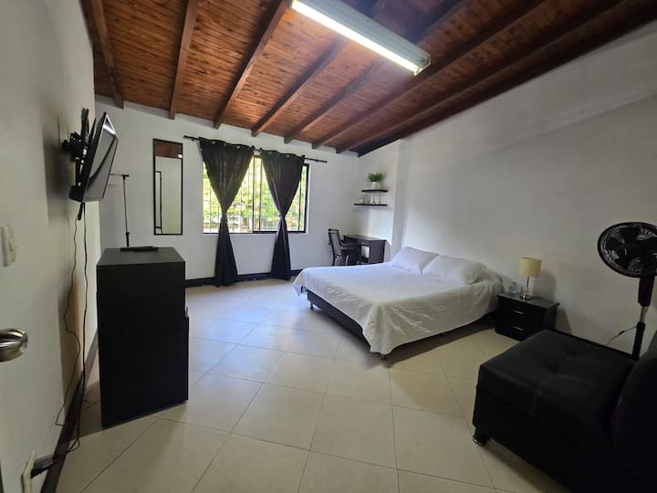 Laureles Apartment. Great Location - Colombia