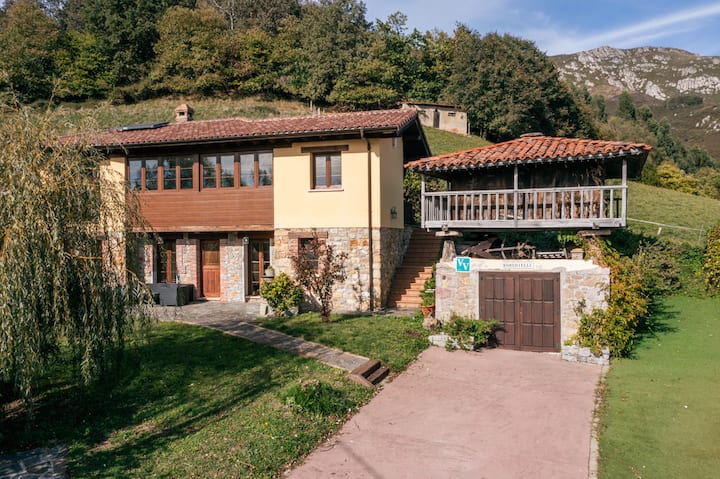 House With Stunning Views - Caravia