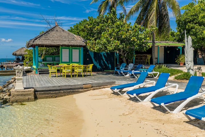 Aruba Reef Beach Apt4 • Studio, 20 Steps To Beach - Aruba