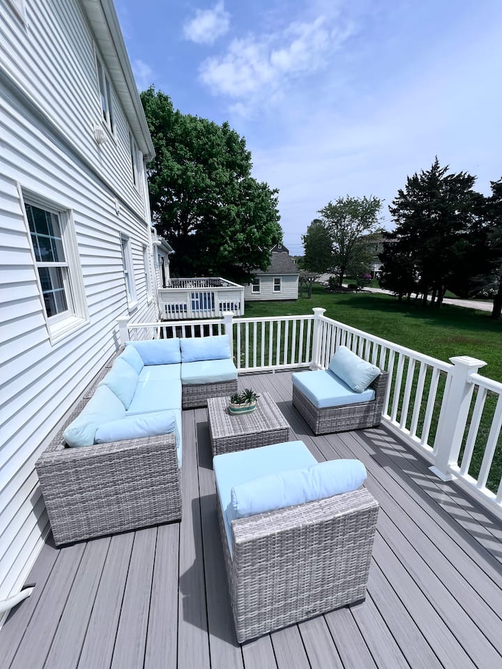 Weekapaug Rd Retreat - Westerly, RI