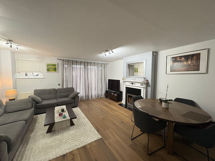 Cozy Family Duplex In Greystones - Greystones