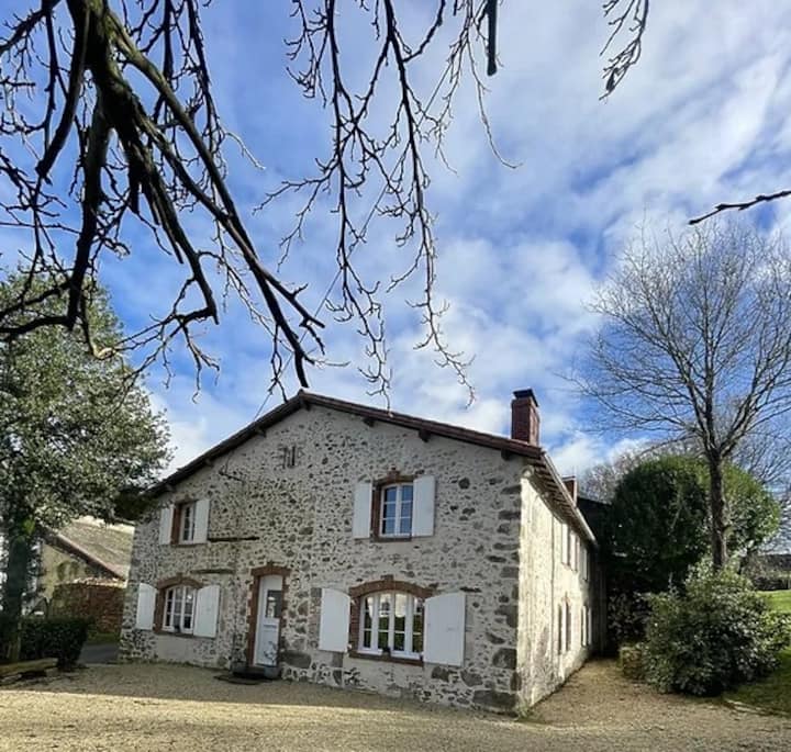 Gîtes Jusqu’à 20 Personnes-23 Min Du Puy Du Fou - Pouzauges