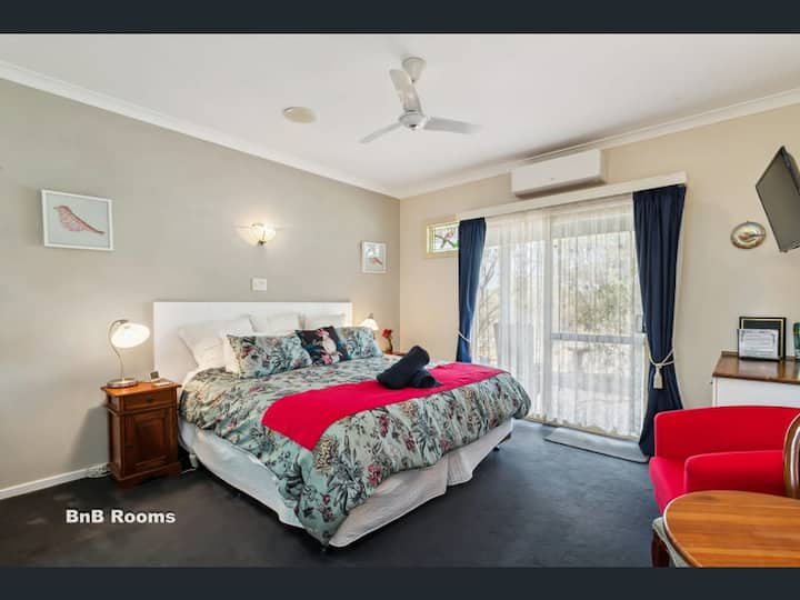 Pecan Hill B&b – King Room | Avon Valley Views - Toodyay