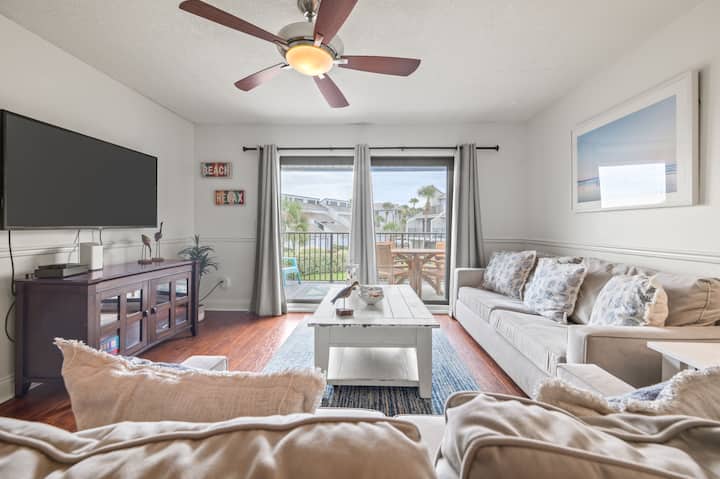 Beach View Condo Just Steps Away From The Beach! - Saint Augustine, FL